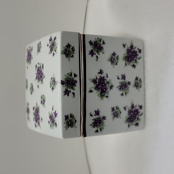 Lefton | Accents | Vintage Lefton Violets Porcelain Jewelrytrinket Box ...
